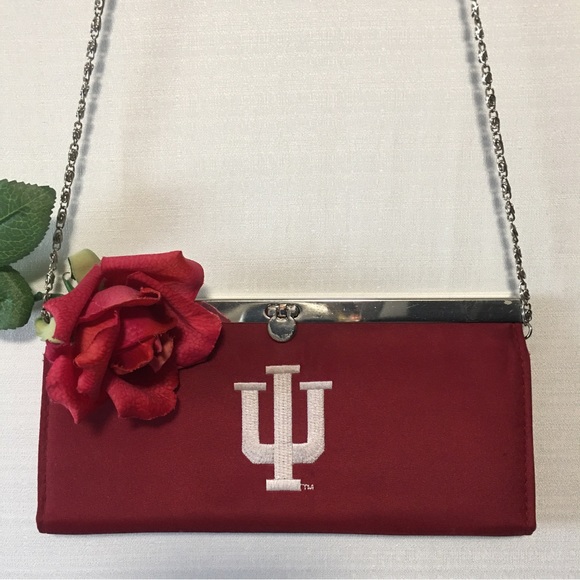 IU | Bags | Iu Chain Purse Clutch Organizer Red White Metal Clasp Trim ...